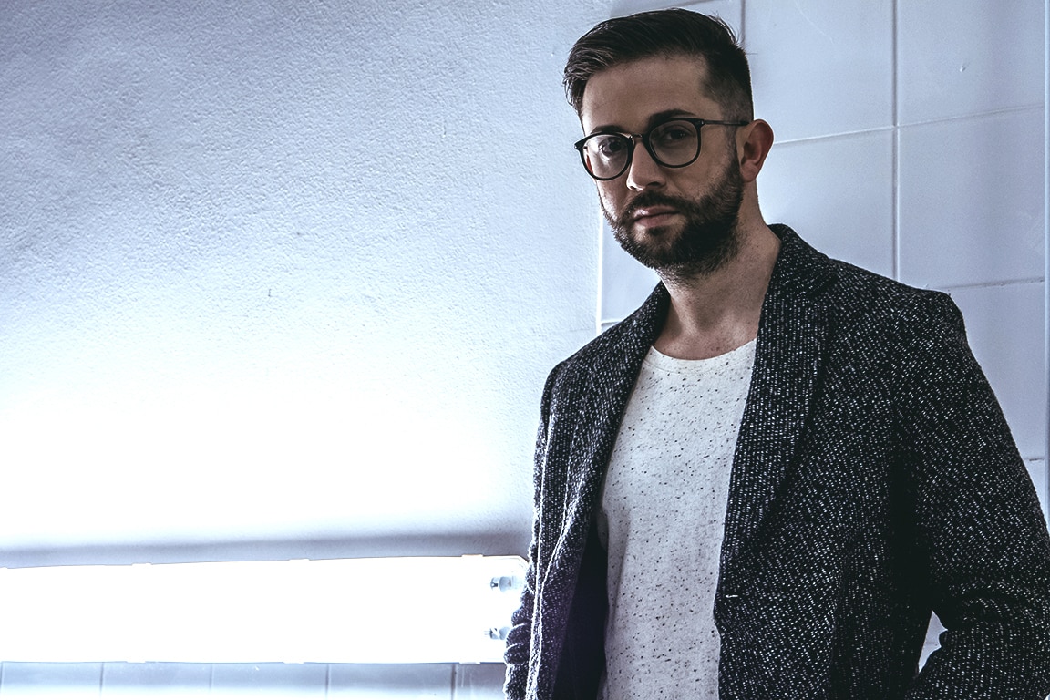 Krásne tanečníčky v spojení s bojovým umením, Andrew May predstavuje ...