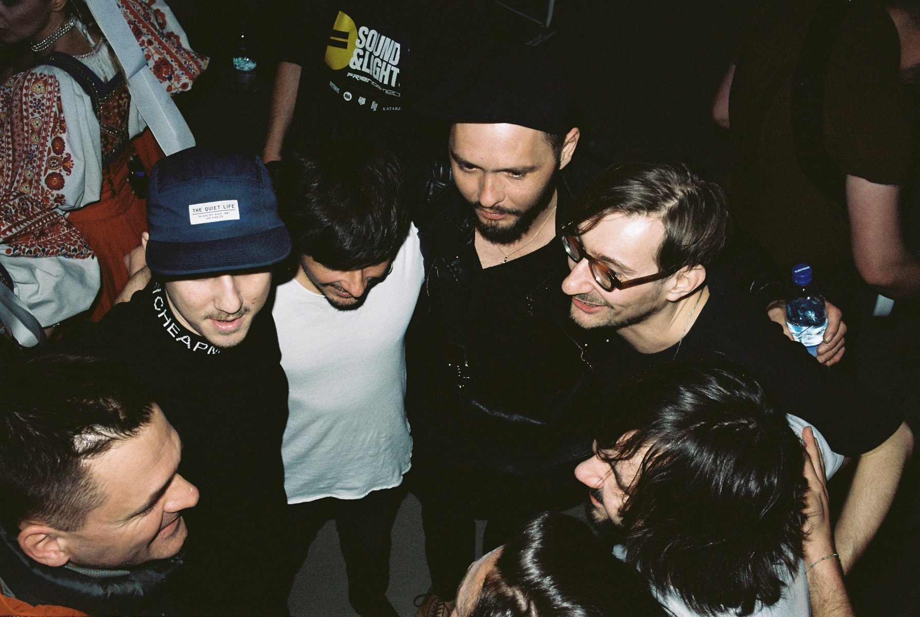 BILLY BARMAN VYDÁVAJÚ SVOJ PRVÝ ŽIVÝ ALBUM, UVIEDLI HO NA FESTIVALE ...