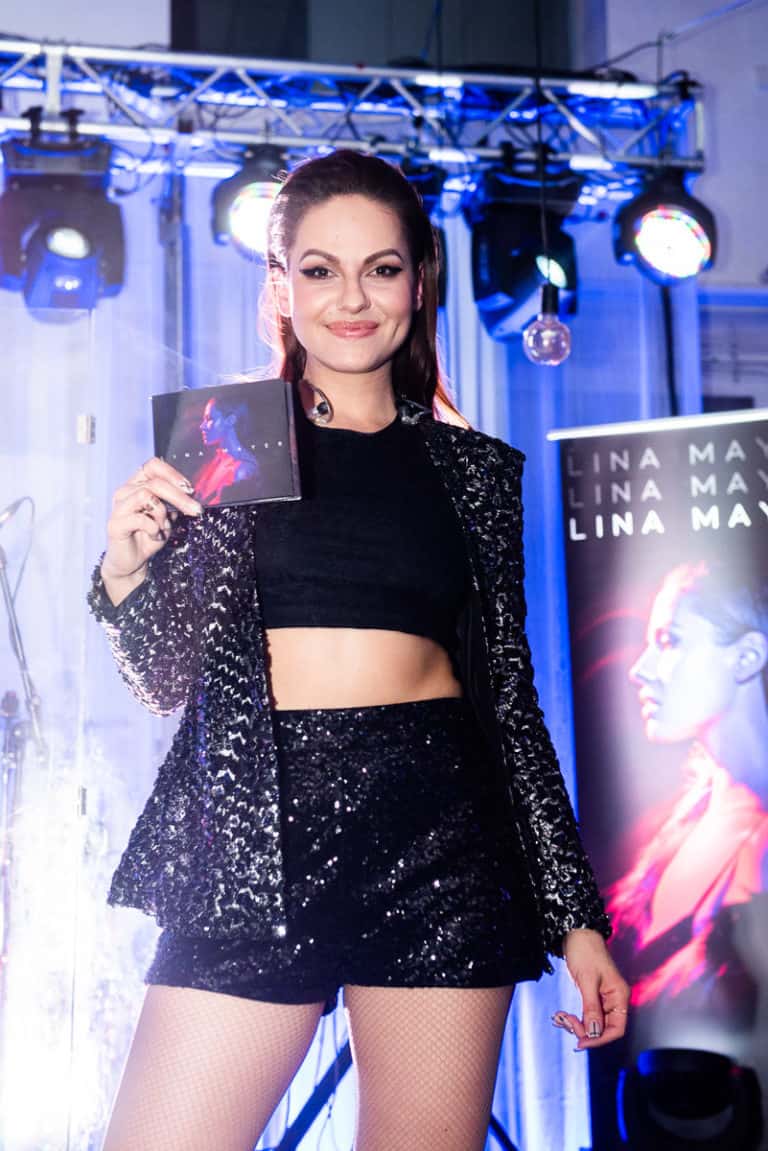 Lina Mayer dnes vydáva svoj rovnomenný debutový album LINA MAYER ...