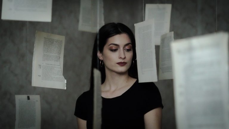 Erika Rein prichádza s emotívnym videoklipom Hľadám. - GREGI.NET ...