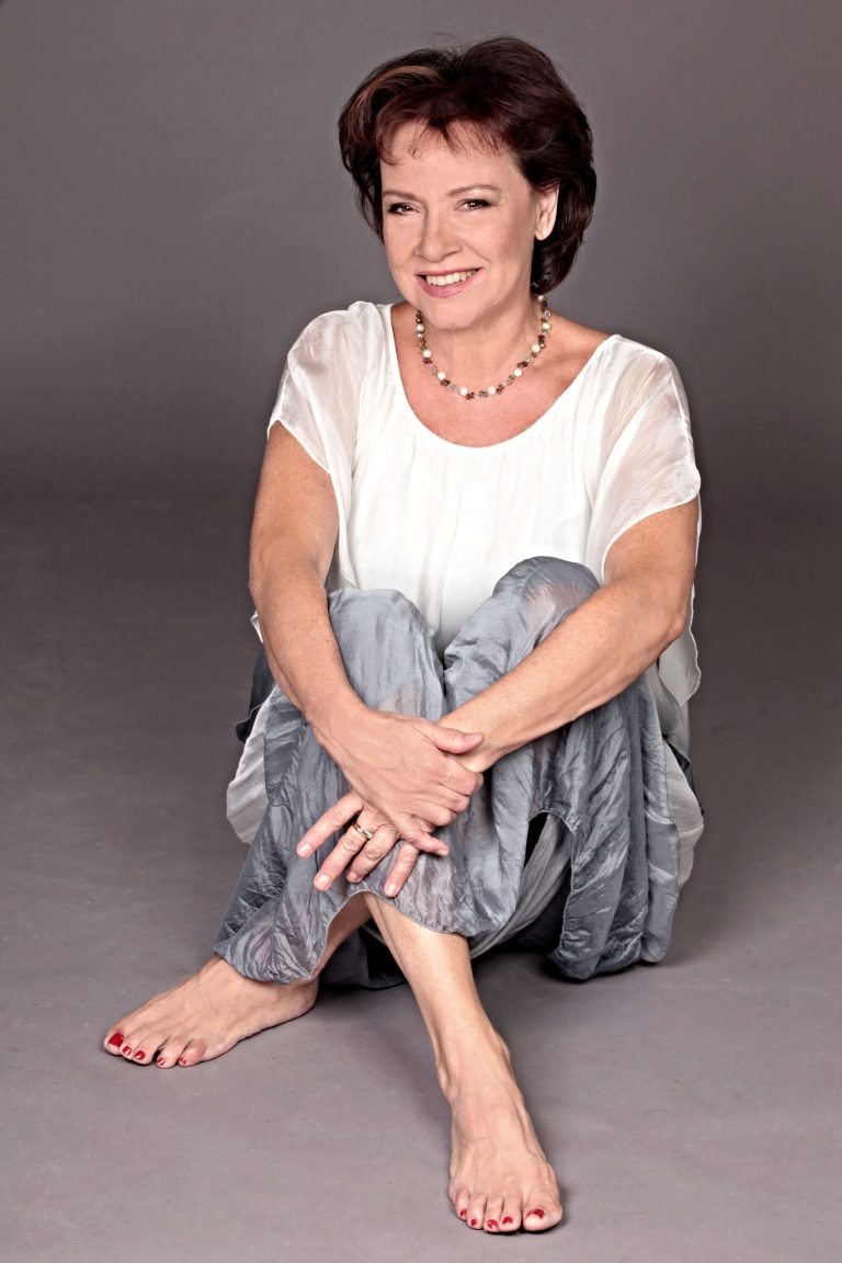 Slovenská jazzová diva Adriena Bartošová vydáva nový album O smútku a ...