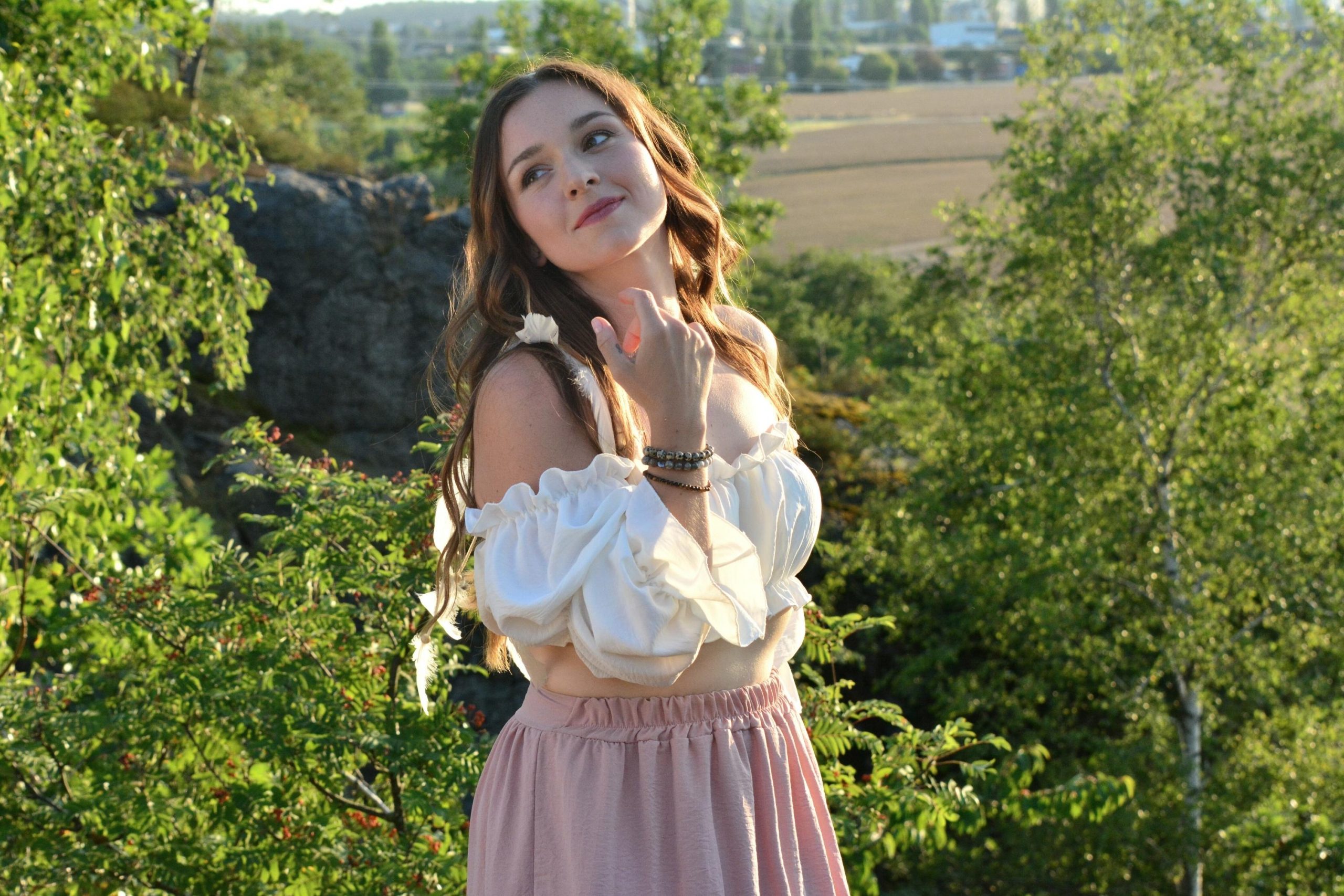 Alžběta Kolečkářová vydává novou letní píseň Pojď mě k nebi vzít - GREGI.NET | Multikultúrny portál